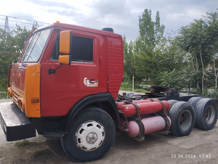 Kamaz sotiladi..