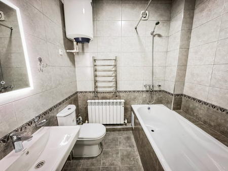 Продается 4 комнатная квартира на 2 этаже площадью 127 кв.м.