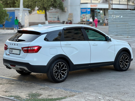 Lada Vesta SW Cross Lux/Prestige 2021 год