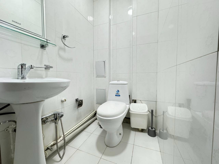 Продается 3х комнатная квартира,метро Ойбек,ор-р Шохмедцентр,135м2