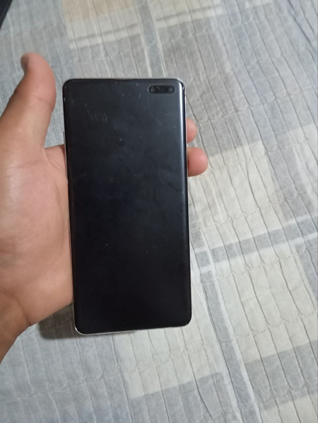 Samsung s10 5g  kafolati bilan 3 oyga