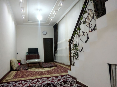 Uchtepa tum.Sakkokiy14maktab yoni 2.5sot 3xona130.000