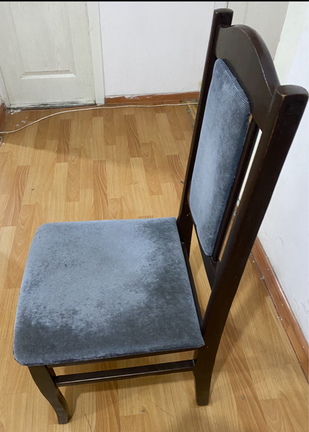 Stol stullar bn sotiladi