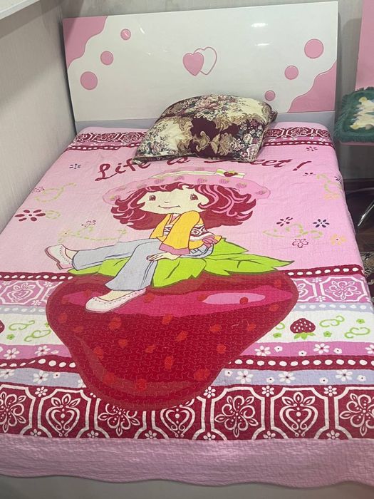 Продается детская кровать и шкафом