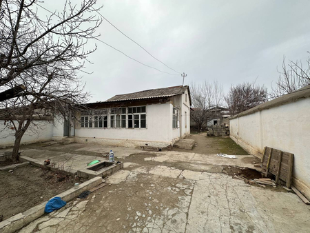 Xovli sotiladi  6.7 sotox