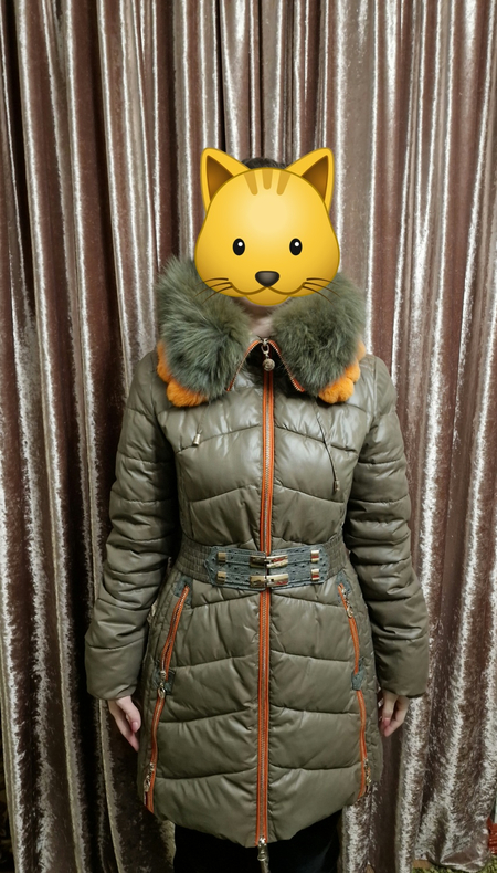 Женский пуховик.