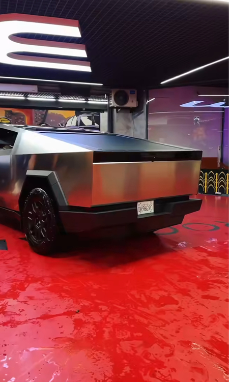 Tesla Cybertruck Cyberbeast (Foundation Series)