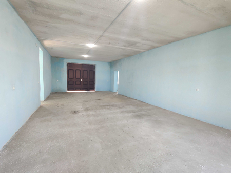 Ohangaron tumanida 445 m2 noturar bino 40 sotok 430 mln
