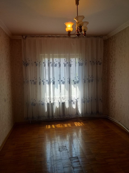 Юнусабад 9кв 1/4/5 Вдол дароги Свая