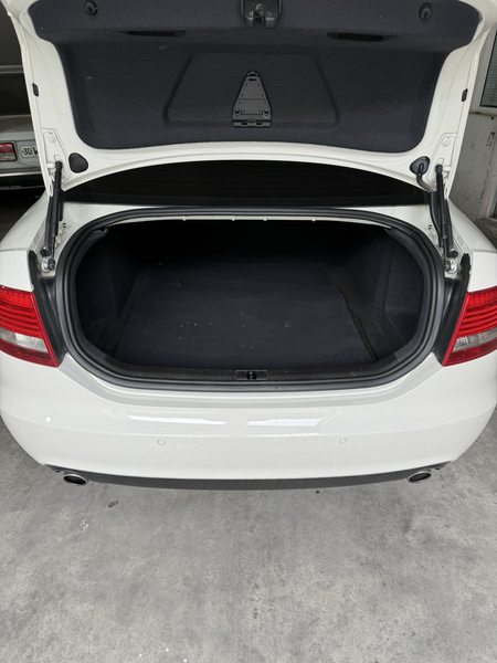 Продаётся Audi A6 2006 года, дубайский вариант