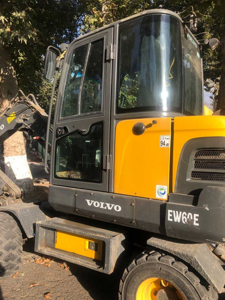 Экскаватор volvo ew 60 c продаётся. СРОЧНО!