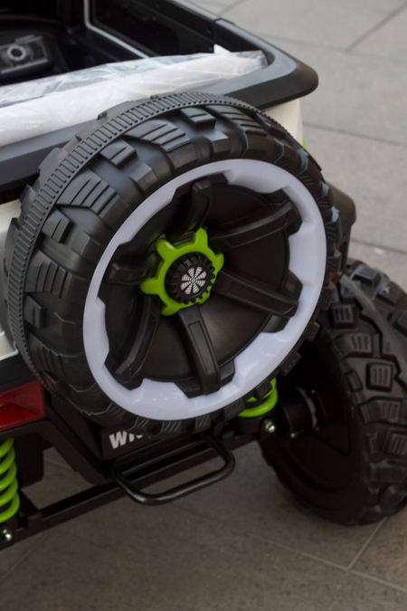Jeep Monster Rubicon

Педал билан хам пульт билан хам бошкарилади/Мо