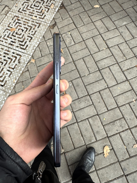 Vivo v27 8/256 2 oy ishlatilgan