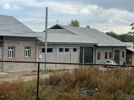 9 xona yangi qurilgan uy