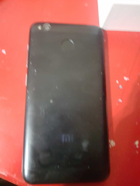 Redmi 4X aybi bor.zaryatka oladigan joyi ishlamiy qogan.zakoni ishlidi
