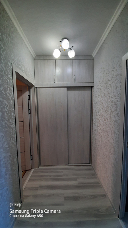 4xonali kv sotiladi