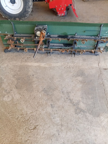 Traktor yangi xali ishlatilmagan 2024 yil