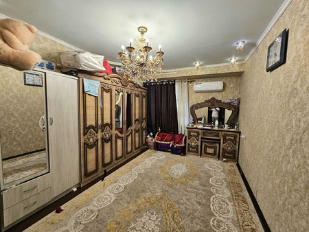 Срочно продаётся квартира в Шайхантахуре 2/2/9 (J2728 )