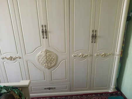 Mebel garnitura sotiladi