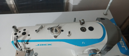 Jack f4 tikuv mashinasi
