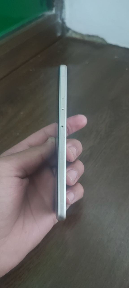 Samsung A3 6 holati ideal aybi yon kinopka ishlame qoldi