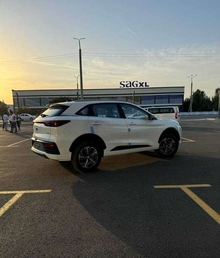 JAC JS6 Шахар кроссовери 2024 йилда ишлаб чикарилган сотувда тайёр.
