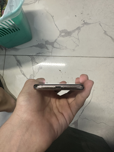 iPhone 11 pro variantga ham beriladi 6 oy garantiyasi bor