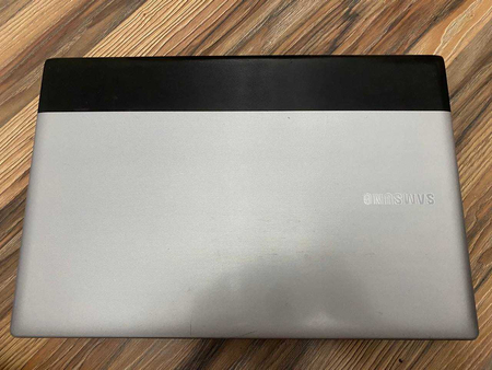 Samsung rv520 cpui3/ram8gb/hdd500gb