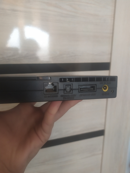 Playstation 2 sotiladi igrasi yo\\\'q lekin proshivka qilingan chipi bor