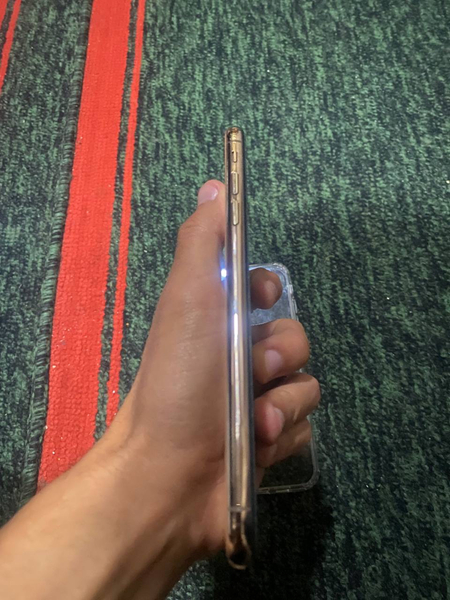 Iphone xs max 256 gb sotiladi