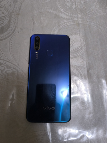 Vivo 1904 в хорошем состоянии
