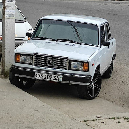 Vaz 2107 sotiladi