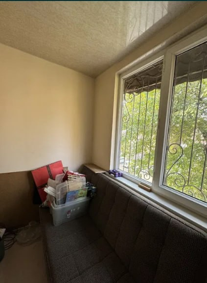 Госпитальная 1в2 улучшенка балкон 1.5*6