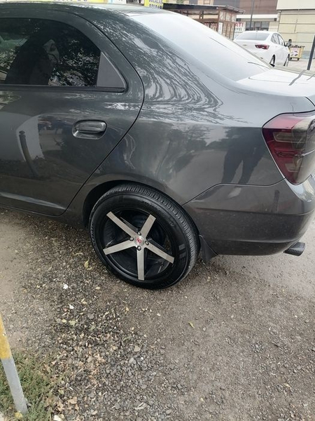 Vossen 17 diska sotiladi