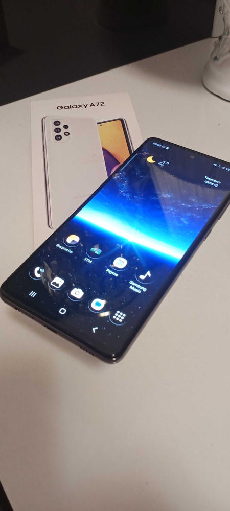 Galaxy A72 oq rang holati ideal aybi yoq
