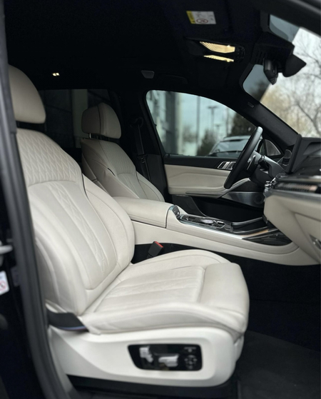 BMW X7 M60i 2023