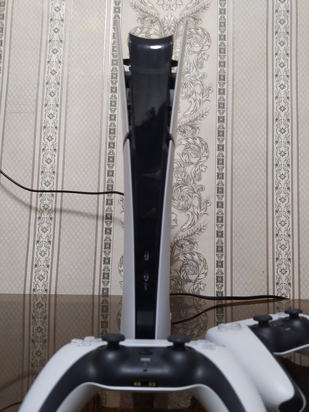 PS5 Slim Digital 1TB 2ta joystick va oyinlar bilan
