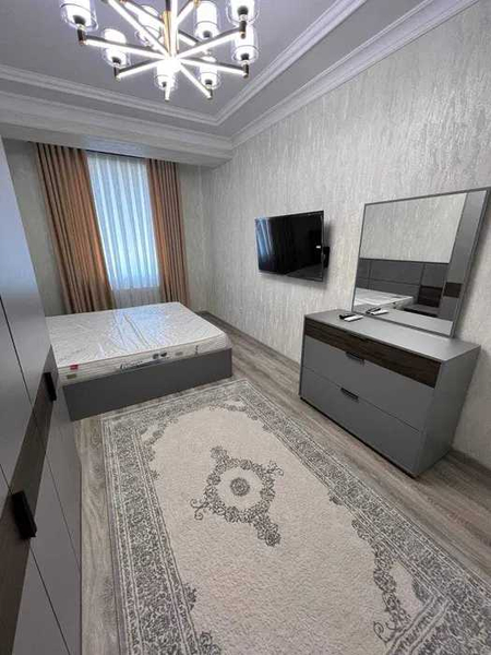Сдам 3х комнатную с уютным ремонтом 50 метров от метро чиланзар