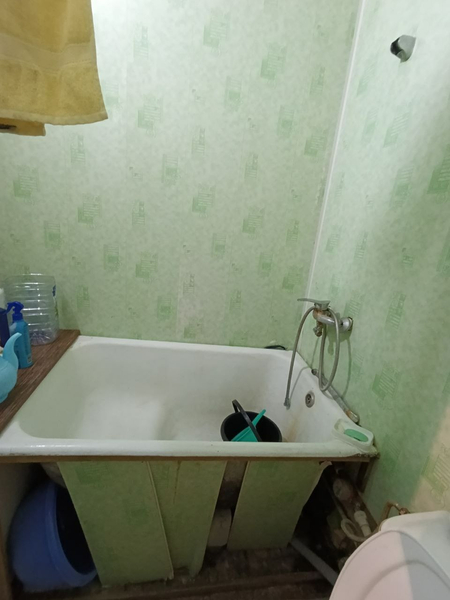 Продам 1 ком квартиру в бывшем общежитии