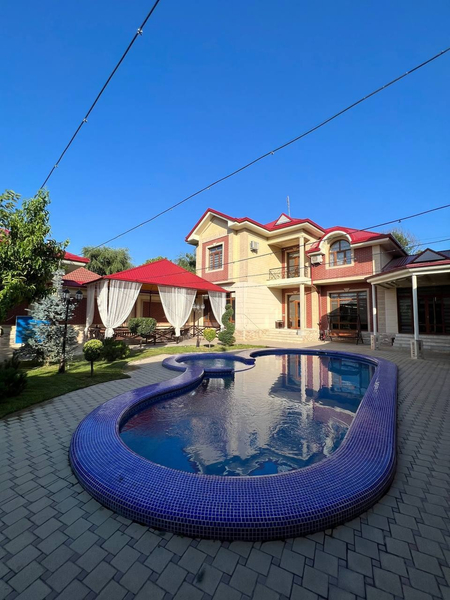 Dacha Qizil SARAY