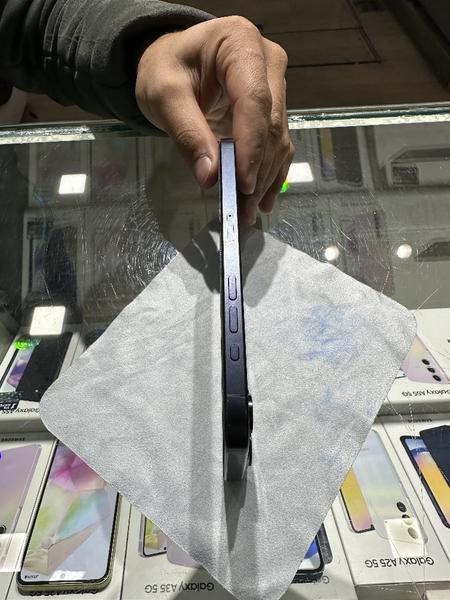 iPhone 15 Pro Max SROCHNI SOTILADI!!  256GB  96% REGION: CH/A.