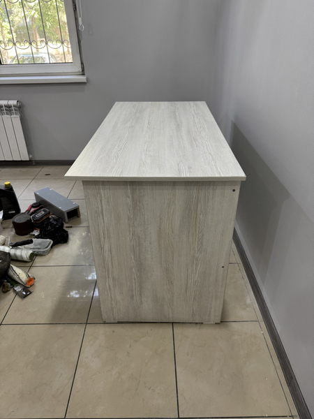Стол и кресло, для офиса и дома