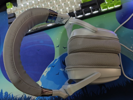 Asus ROG Delta White Edition