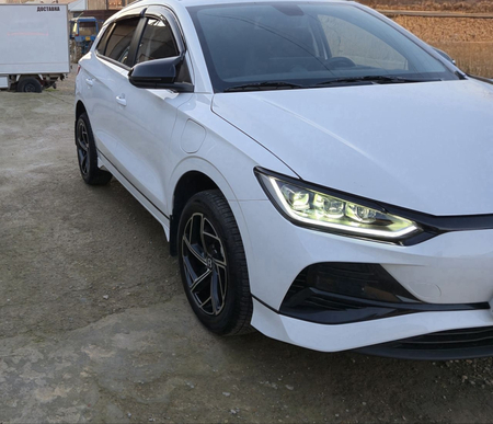 BYD e2 luxury 405 км