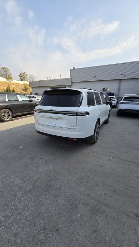Leapmotor C16. KIA karnival va BYD Tang o\\\'rniga. Perechislenyabor.