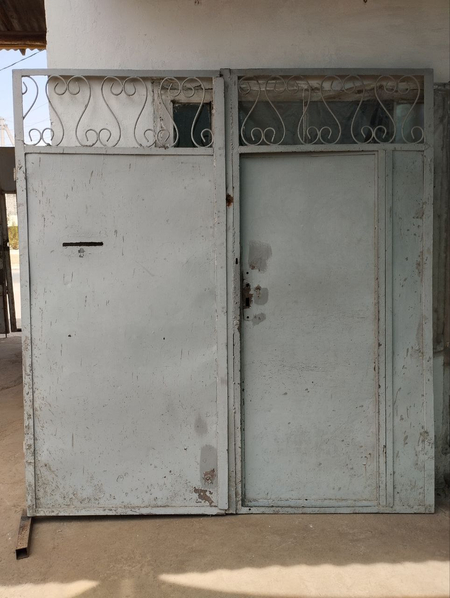 Darvoza Sotiladi 3.30-2.50 Xolati Yaxshi Faqat Karobkasi Yoq