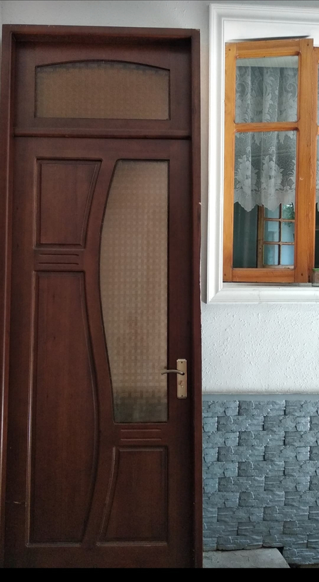 Eshik sotiladi kelishamiz