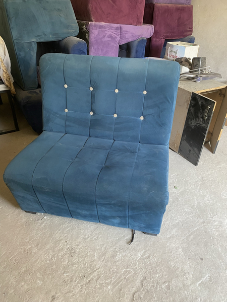 Mebel divan sotiladi