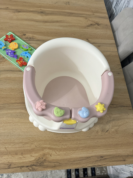 Продам стульчик для купания детский
