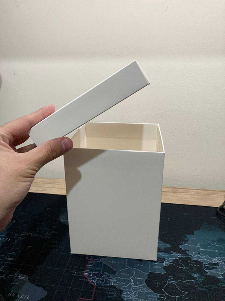 Белые подарочные коробки с размером 15x15x20